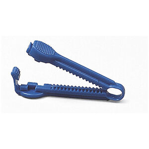 Catheter Clamp, Plastic with Serrated Jaws | Preferred Medical